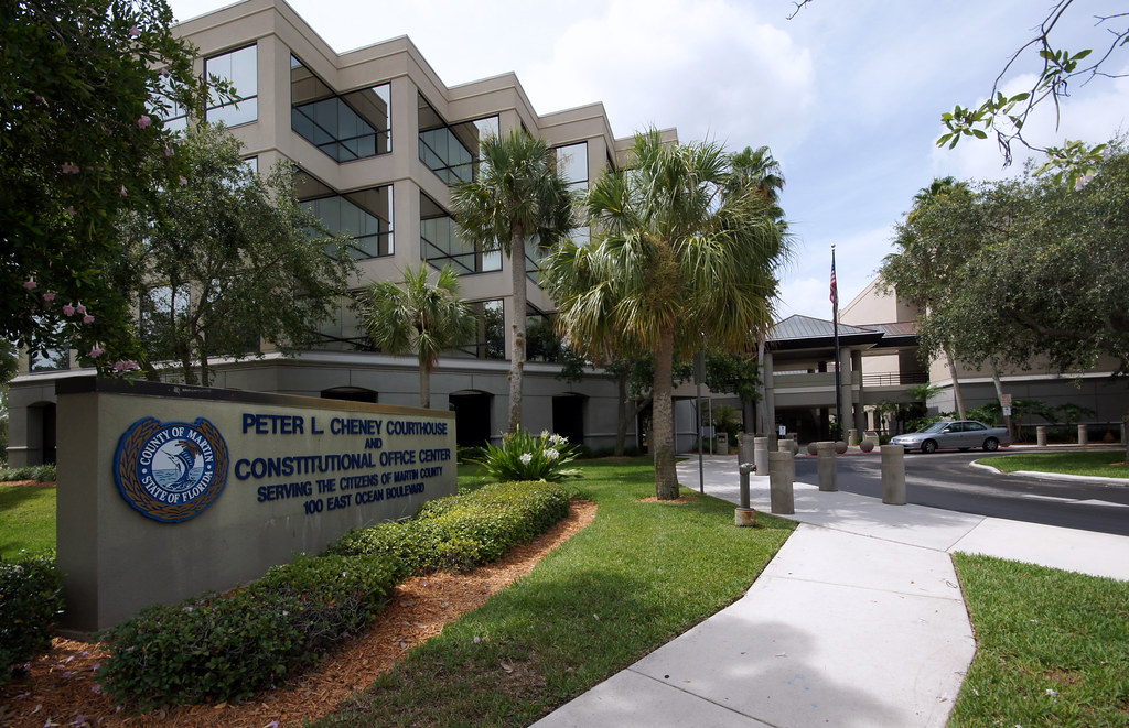 How to get married at the Martin County Courthouse in Stuart?